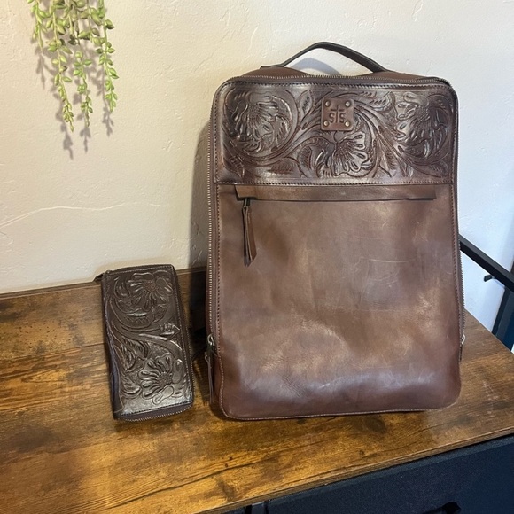 STS Ranchwear | Bags | Sts Leather Backpack And Matching Wallet ...
